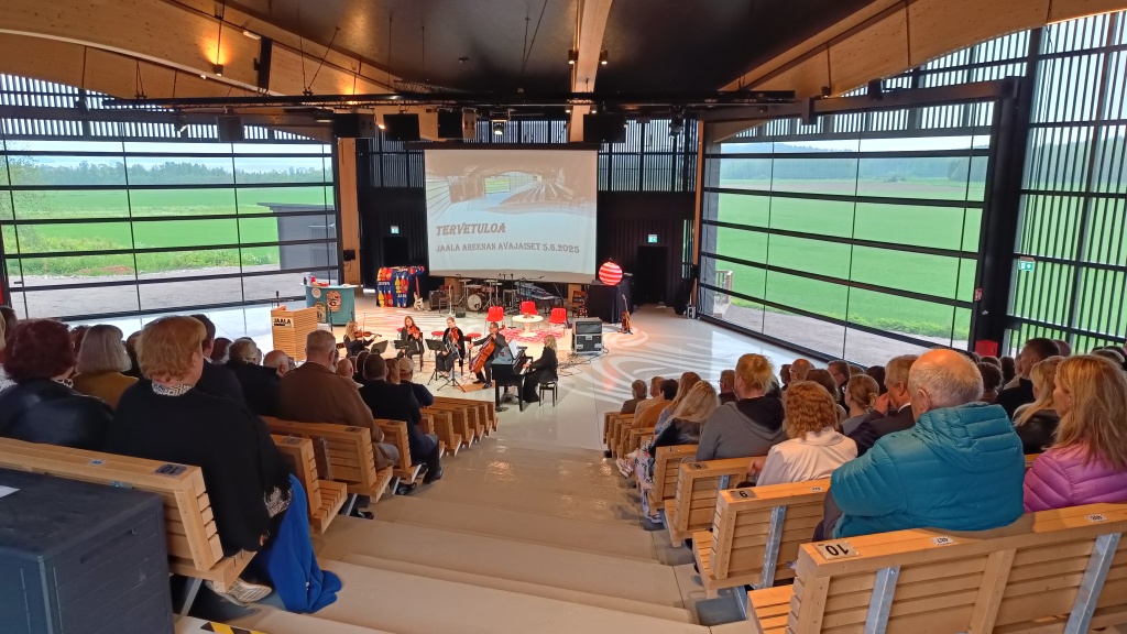 Liikutuksen kyyneleitä Jaala Areenan avajaisissa - Jaala Nyt